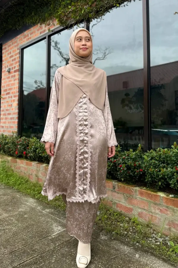 Kebarung Naila Lace Set | Premium Jacquard Satin Silk