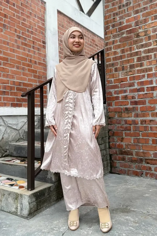 Kebarung Naila Lace Set | Premium Jacquard Satin Silk